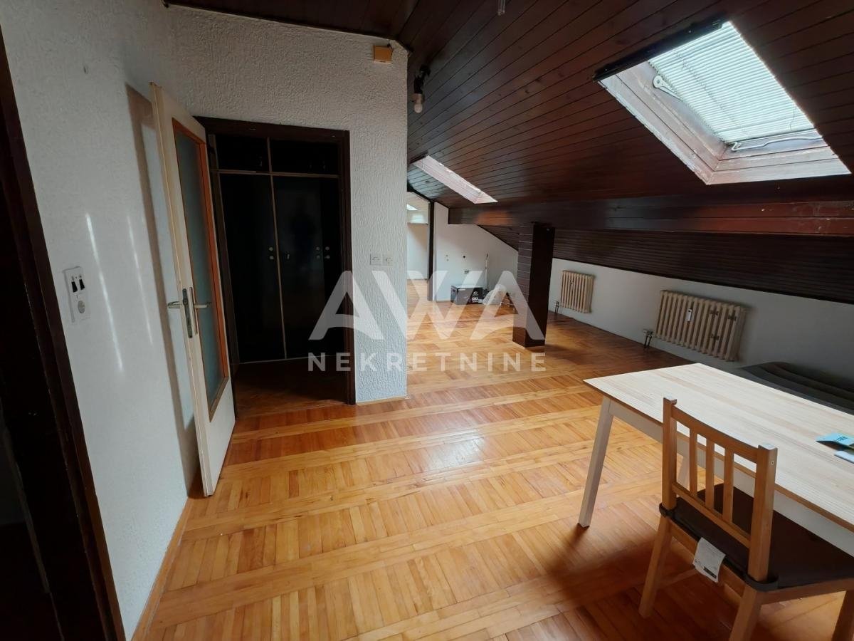 Sombor. Nova Selenča. Dvosoban stan 65m2, V sprat