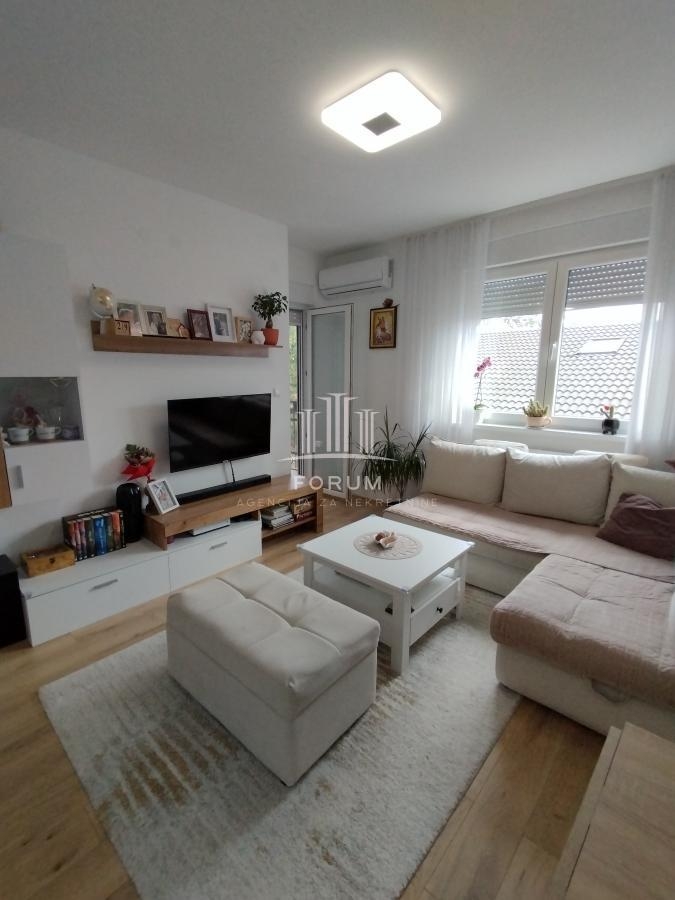 Odličan dvoiposoban stan, Adice, Novi Sad