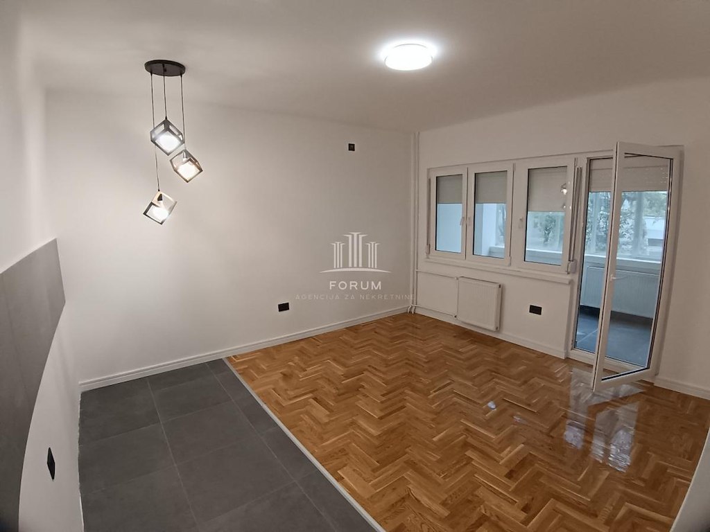 Odličan, kompletno renoviran, troiposoban stan, Avijatičarsko naselje, Novi Sad