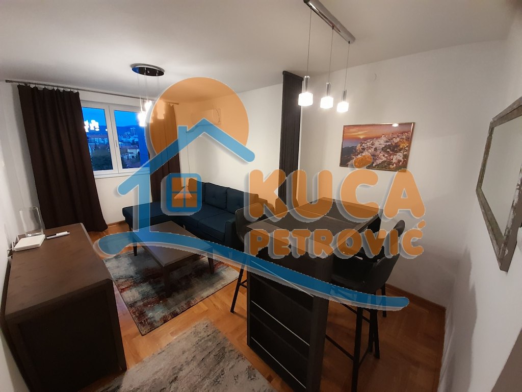 Jednosoban stan, 42 m2, Centar, Cara Dušana ID: i-07106