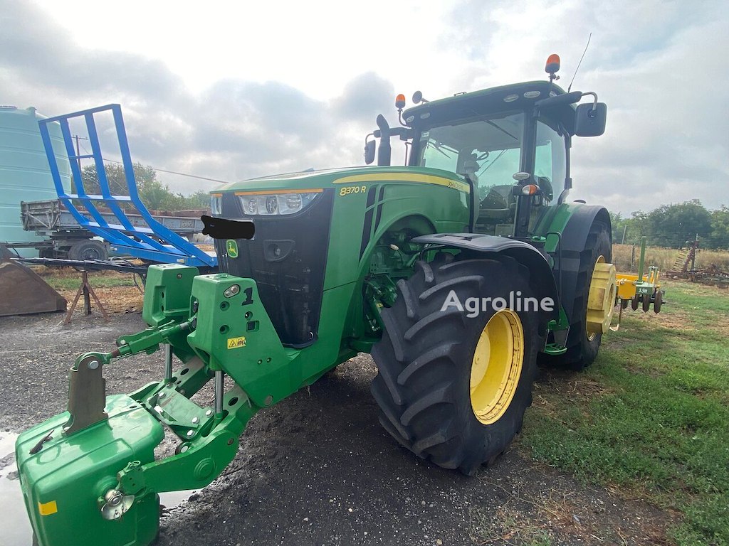 John Deere 8370 R traktor točkaš
