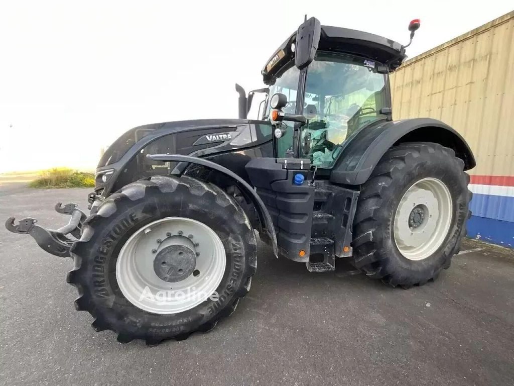 Valtra s324 traktor točkaš
