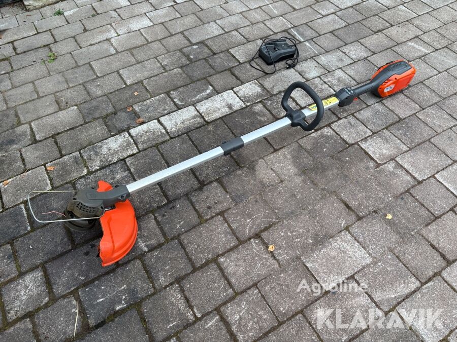 Prodaje se Husqvarna 215iL traktor kosilica na aukciji