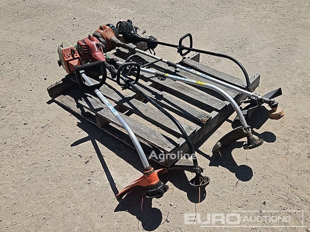 Prodaje se Wipper Snipper (5 of) trimer za travu na aukciji