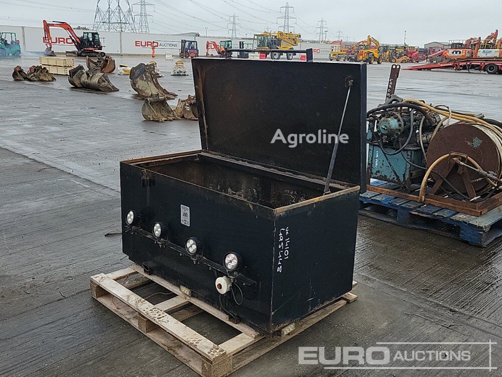 Prodaje se Front Linkbox, Lights traktorsku korpu na aukciji