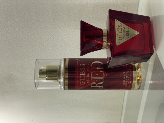 Guess red set