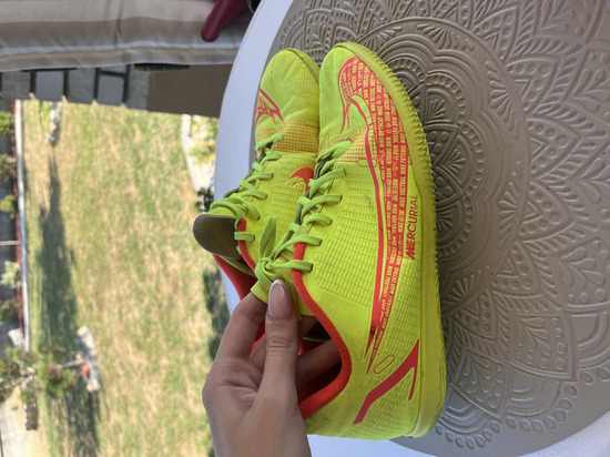 Nike patike za fudbal 38,5