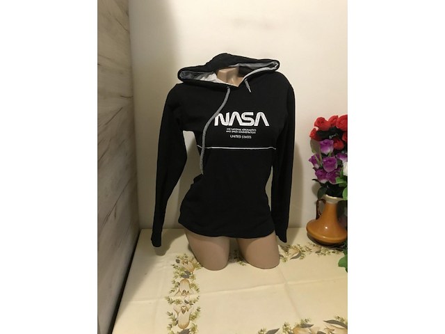 Lopenini crni duks sa slovima XS/S