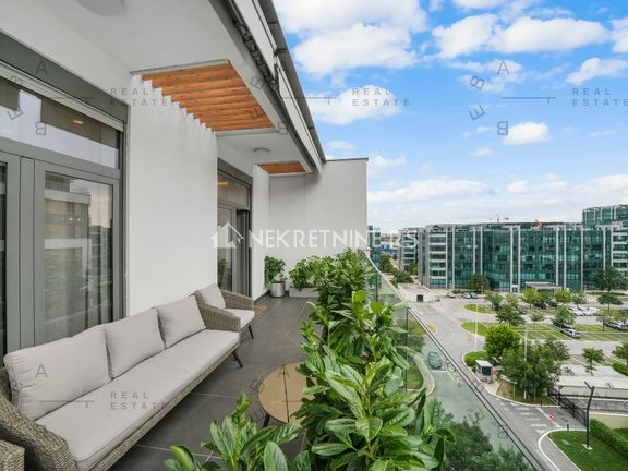 Penthouse. Terasa 70m². Pogled koji guta nebo.
