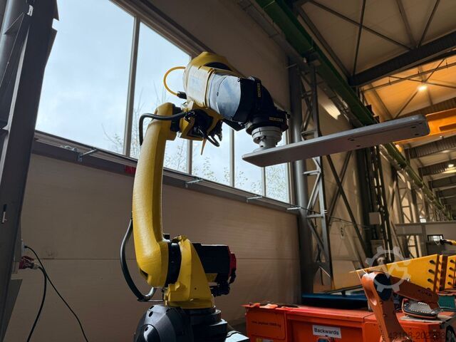 Industrijski robot
FANUC M-10iD/12