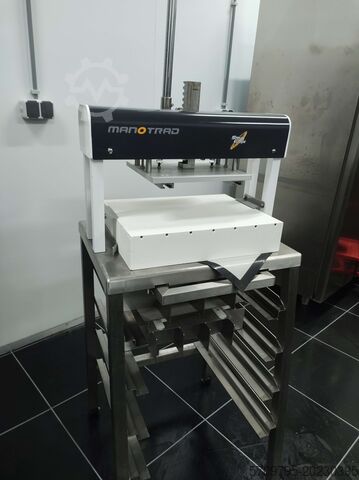 Testo pregrada
Sinmag Manotrad Manual Divider