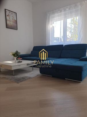 Renovirana kuca u Petrovaradinu, 4.0 soba, 90m2