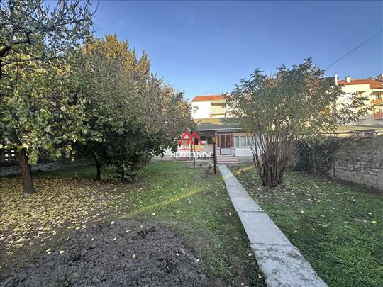 Izdaje se trosobna kuća - 80m2 - Sajmište