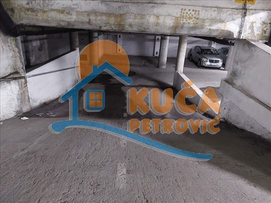 Izdaje se parking mesto u podzemnoj garaži na kej