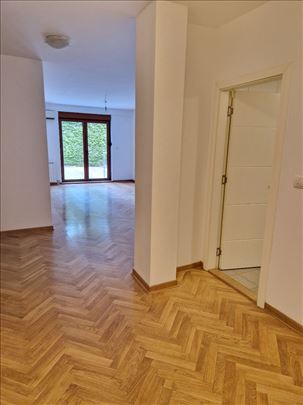 Vračar, lux 4.0 stan - Posl. prostor+ garaža