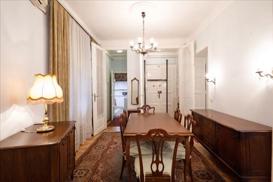 Vlajkovićeva salonac 120 m2 renoviran na prodaju