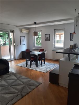 Retko u ponudi, savršen stan na odličnoj lokaciji