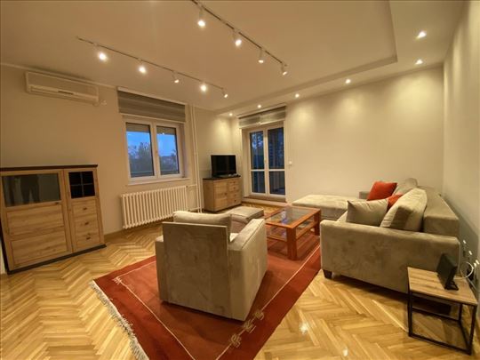 Broker - Potpuno opremljen Novi Beograd