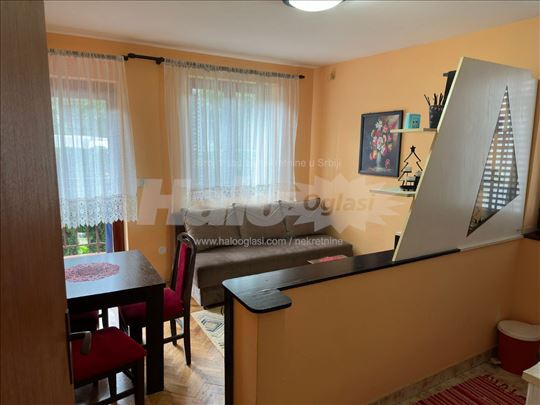 Stan u blizini fakulteta