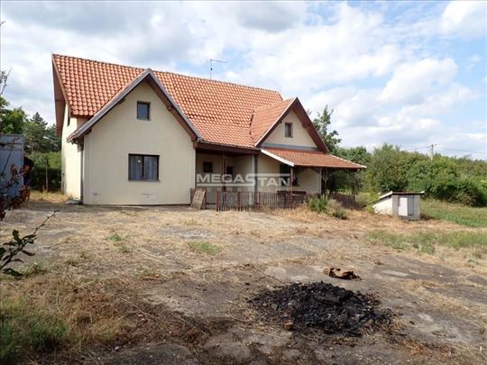 Dren Obrenovac, kuća sa placem i garažom