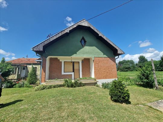 Seoska kuca na 3km od grada na placu od 70ari