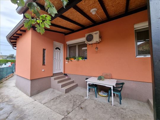 Kuća pogodna za dve porodice