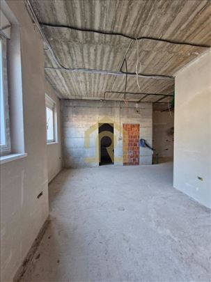 Izdavanje, lokal, Cara Dušana, 85m2, Id1766