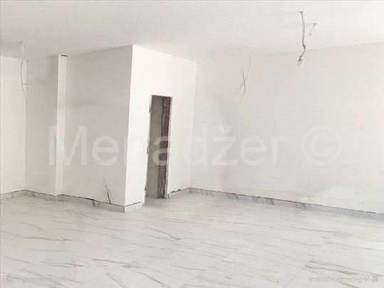 Zemun, lokal sa izlogom 24m2