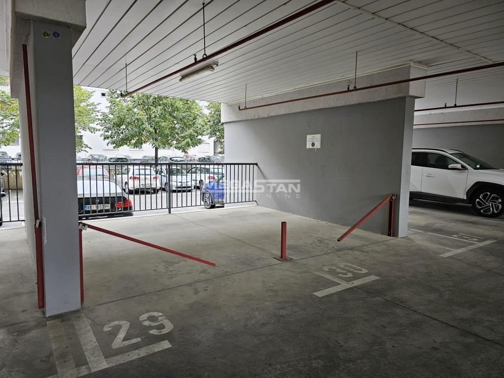 Blok 72, parking mesto u garaži 18.000 €