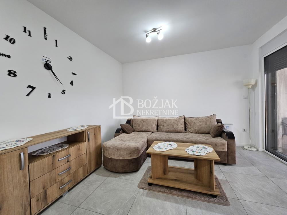 Jednoiposoban, namešten stan sa parkingom ID#2446 350 €