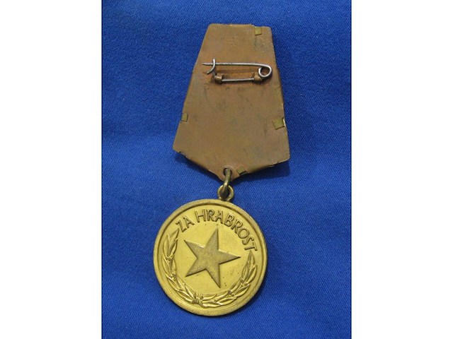 MEDALJA ZA HRABROST interesantna traka