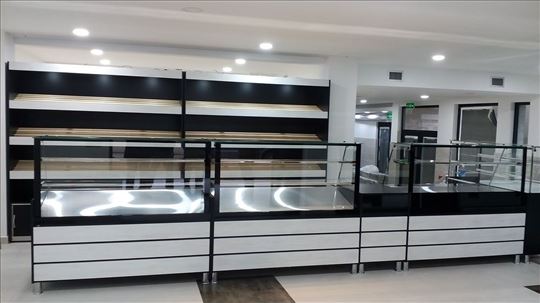 Vitrine 5 m komplet za pekaru novo R
