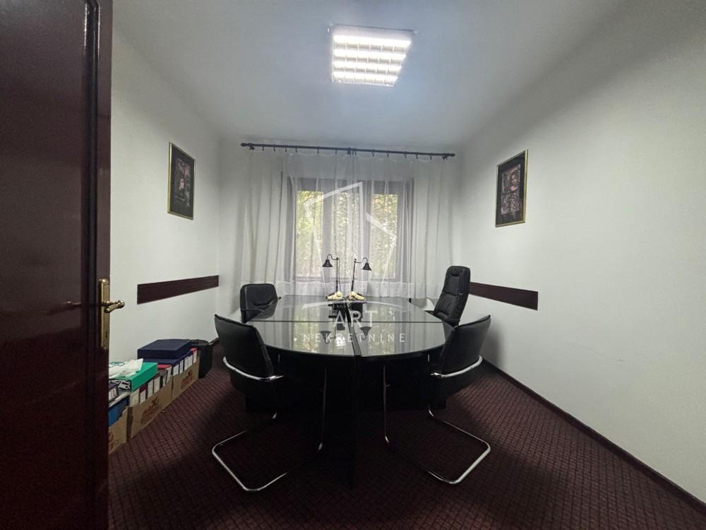 Gundulićev venac poslovni prostor ID#12448 700 €