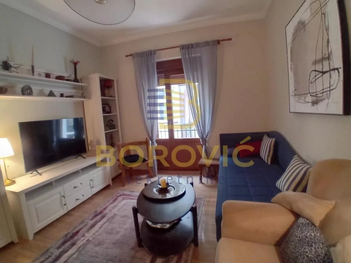 Izdavanje, trosoban stan, 64m2, Stari Grad, Beograd