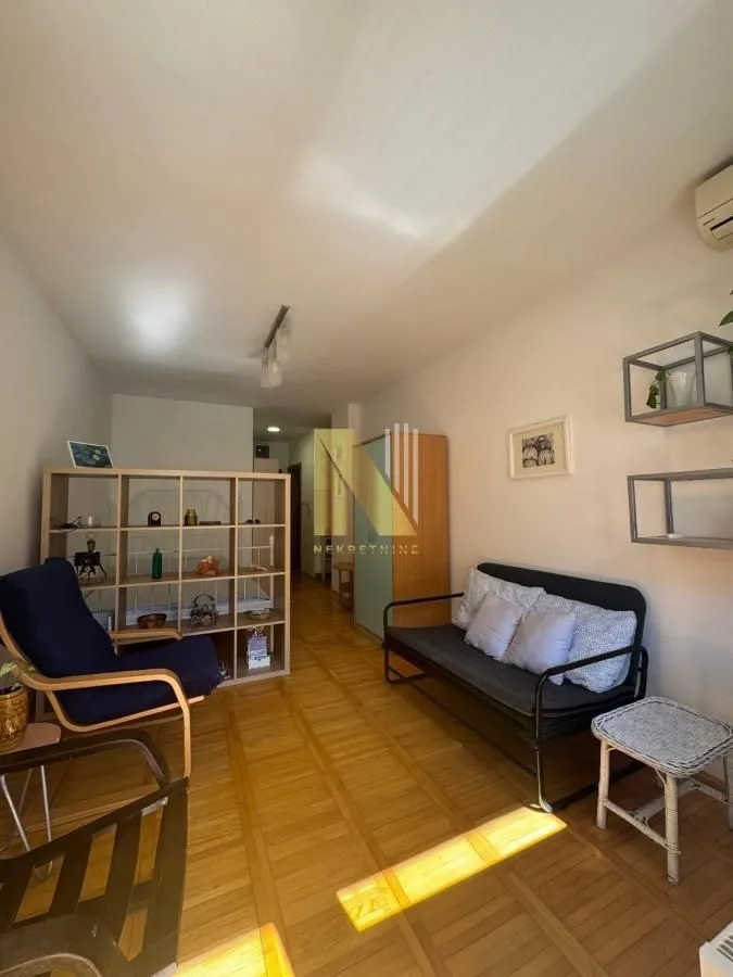 Izdavanje, garsonjera, 30m2, Podbara, Novi Sad, Novi Sad