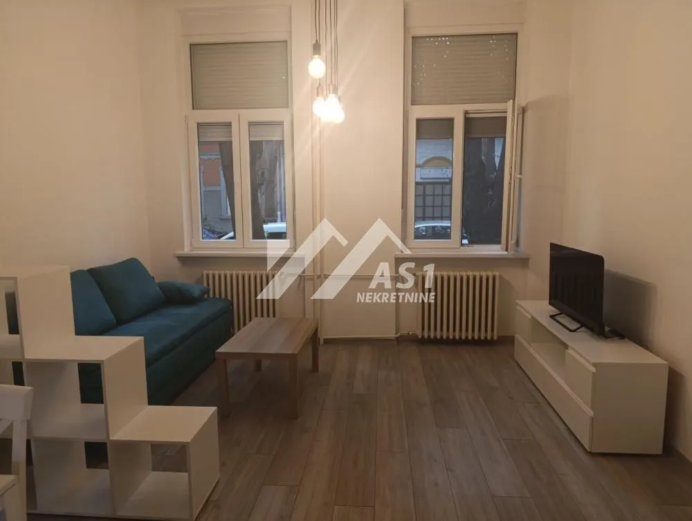 Izdavanje, jednosoban stan, 40m2, Rotkvarija, Novi Sad, Novi Sad