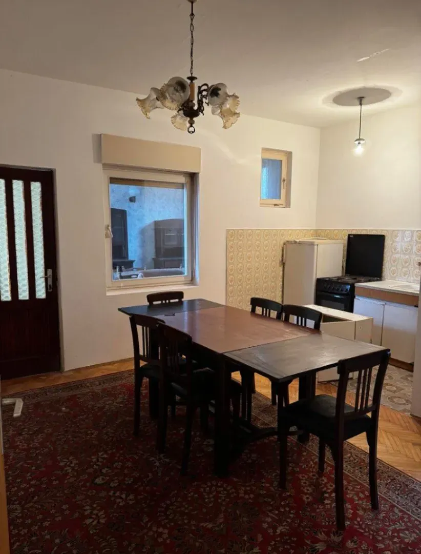 Izdavanje, petosoban stan, 260m2, Stari Banovci, Stara Pazova