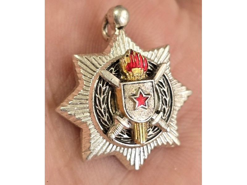 MINIJATURA ORDENA SA SREBRNIM MACEVIMA