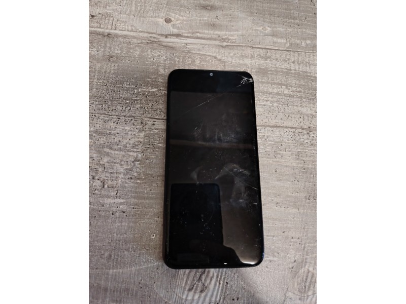 Prodajem Samsung a20e