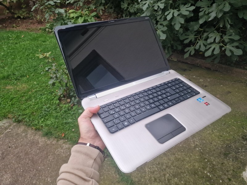 HP Pavilion 17 - i7-2670QM - 16GB - 1TB - 2xGPU - TOP