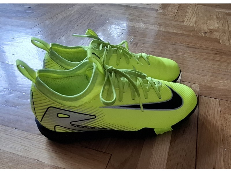 NIKE patike za fudbal