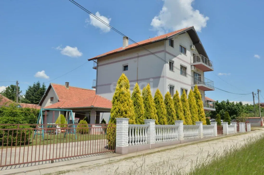 Prodaja, kuća, 470m2, Mladenovac (mesto), Mladenovac, Beograd