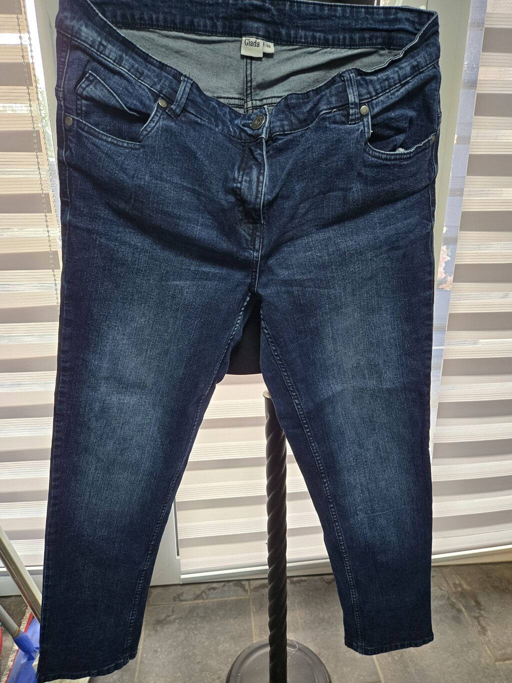 Zenske farmerke Giada – veličina 48 - Model: klasičan kroj sa pet