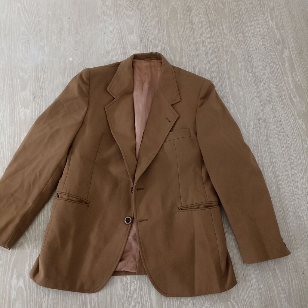 Muški sako u boji karamela/kamila. - Klasican kroj sa špic reverima -