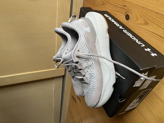 Under Armour patike %%%6000%%%