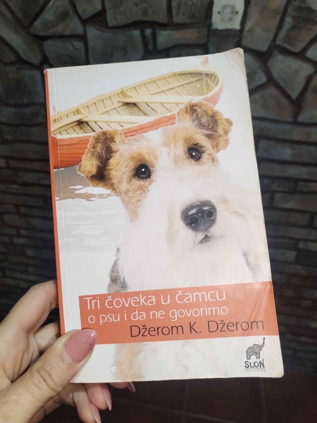 Tri čoveka u čamcu o psu i da ne govorimo" i ime autora "Džerom K