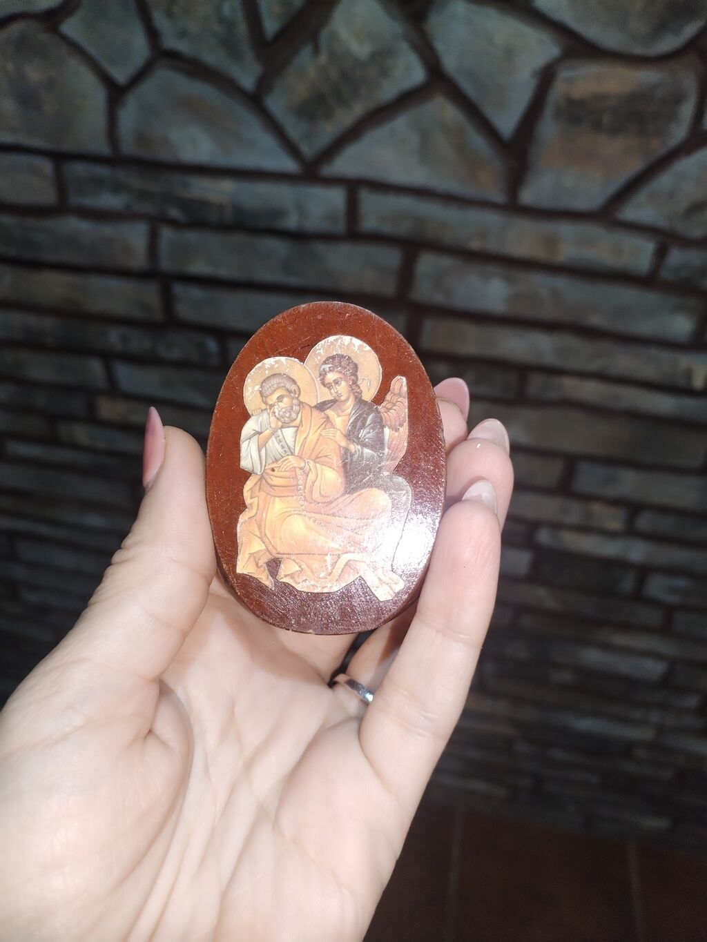 Na slici je prikazana ikona Svetog Josifa sa anđelom
