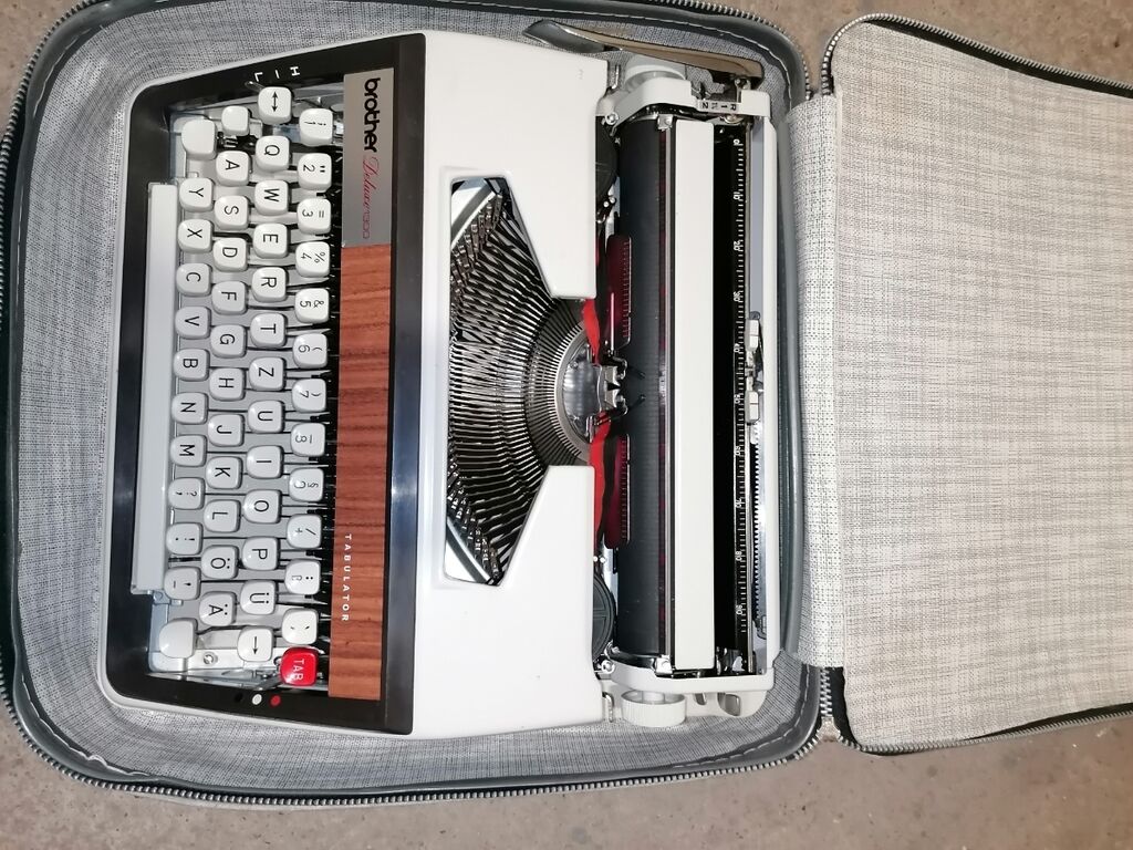 Pisaca masina "Brother Deluxe 1300" tabulator ! Masina NOVA !!!