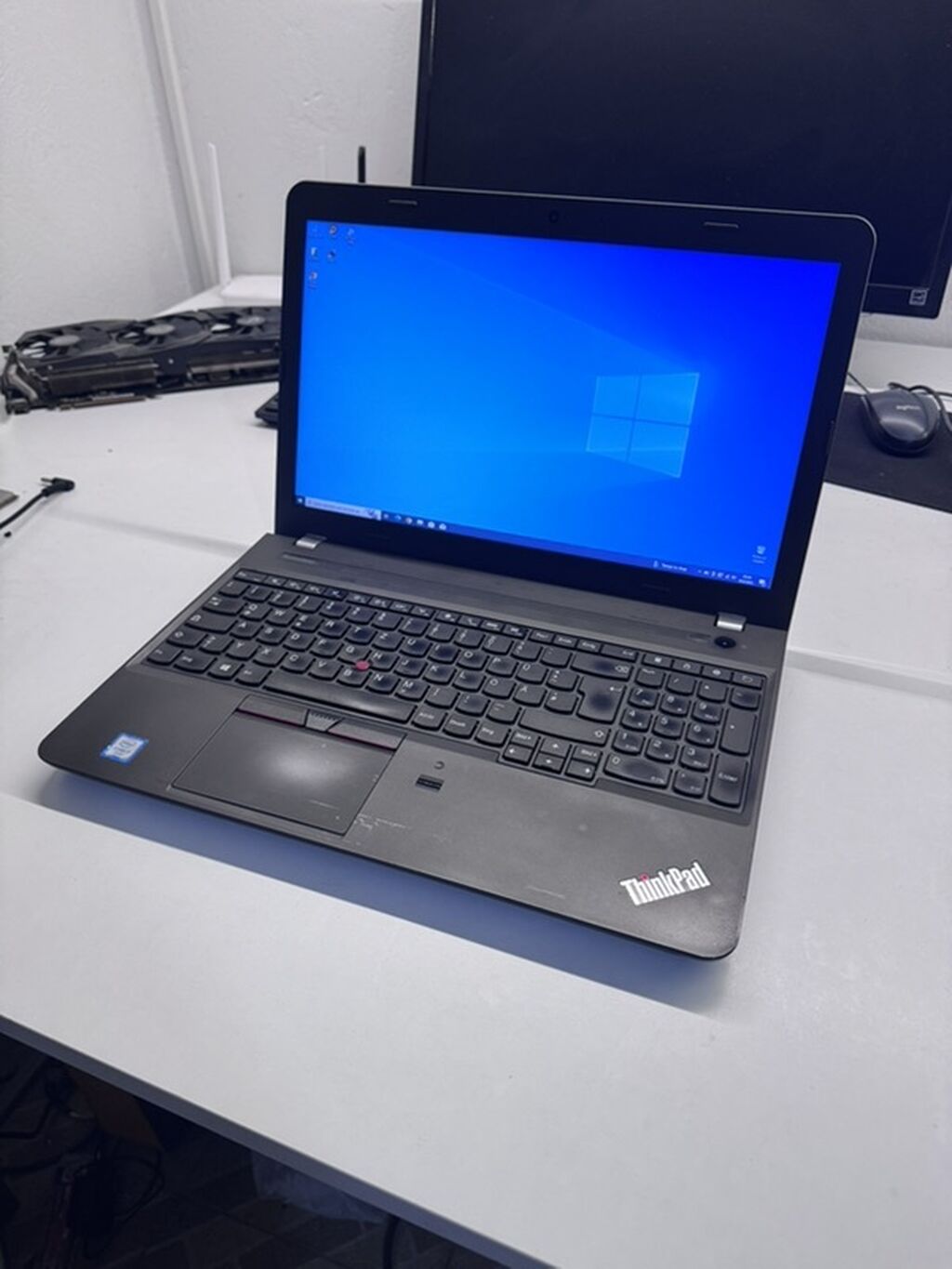 Intel Core i7, 8 GB OZU, 15.6 "