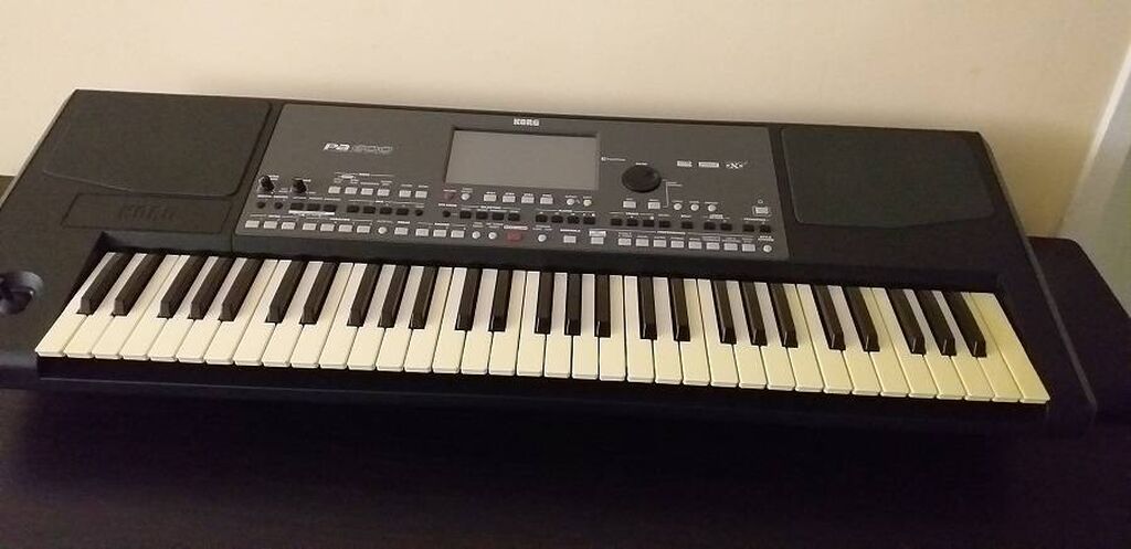 Korg Pa600 Prodajem Korg Pa600 aranžer klavijaturu. Klavijatura je